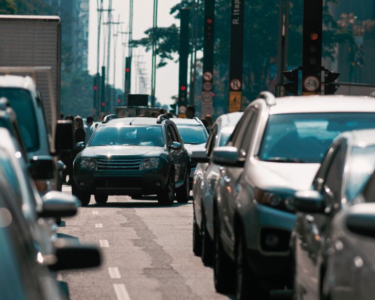 California Vehicle Code § 21658 CVC – Lane Weaving & Lane Straddling ...